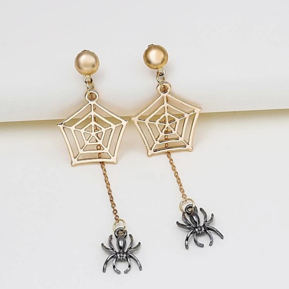 Kathrono | Jewelry | Awesome Metallic Spider Cobweb Tassel Stud ...